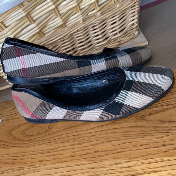 Burberry | Shoes | Girls Burberry Nova Check Canvas Leather Flats Euc 33 Size 3 | Poshmark